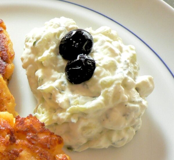 Tzatziki (Greek Yogurt Cucumber Sauce) – Flexitarian Kitchen